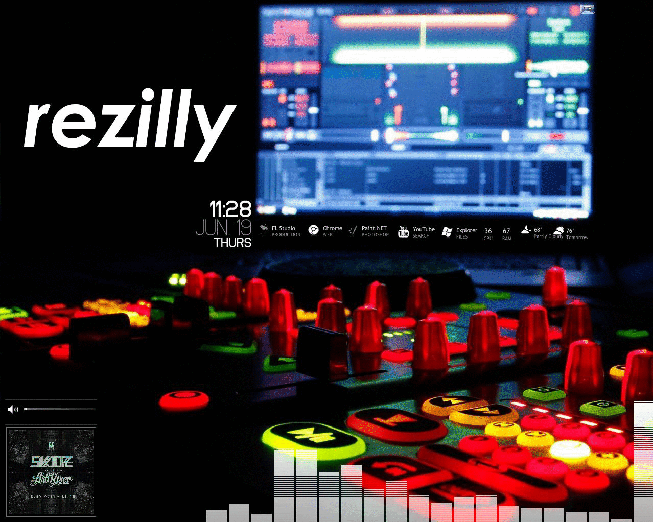 My first setup - Late Night (Yes, the visualizer works) : r/Rainmeter