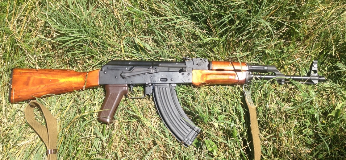 Finally got a good pic! Show me them AK builds. : r/airsoft