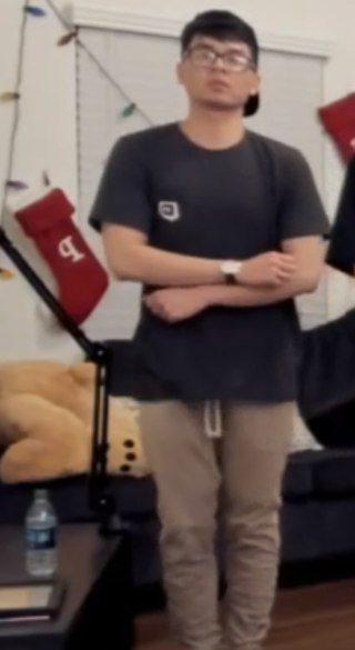 Who is this guy ? : r/offlineTV