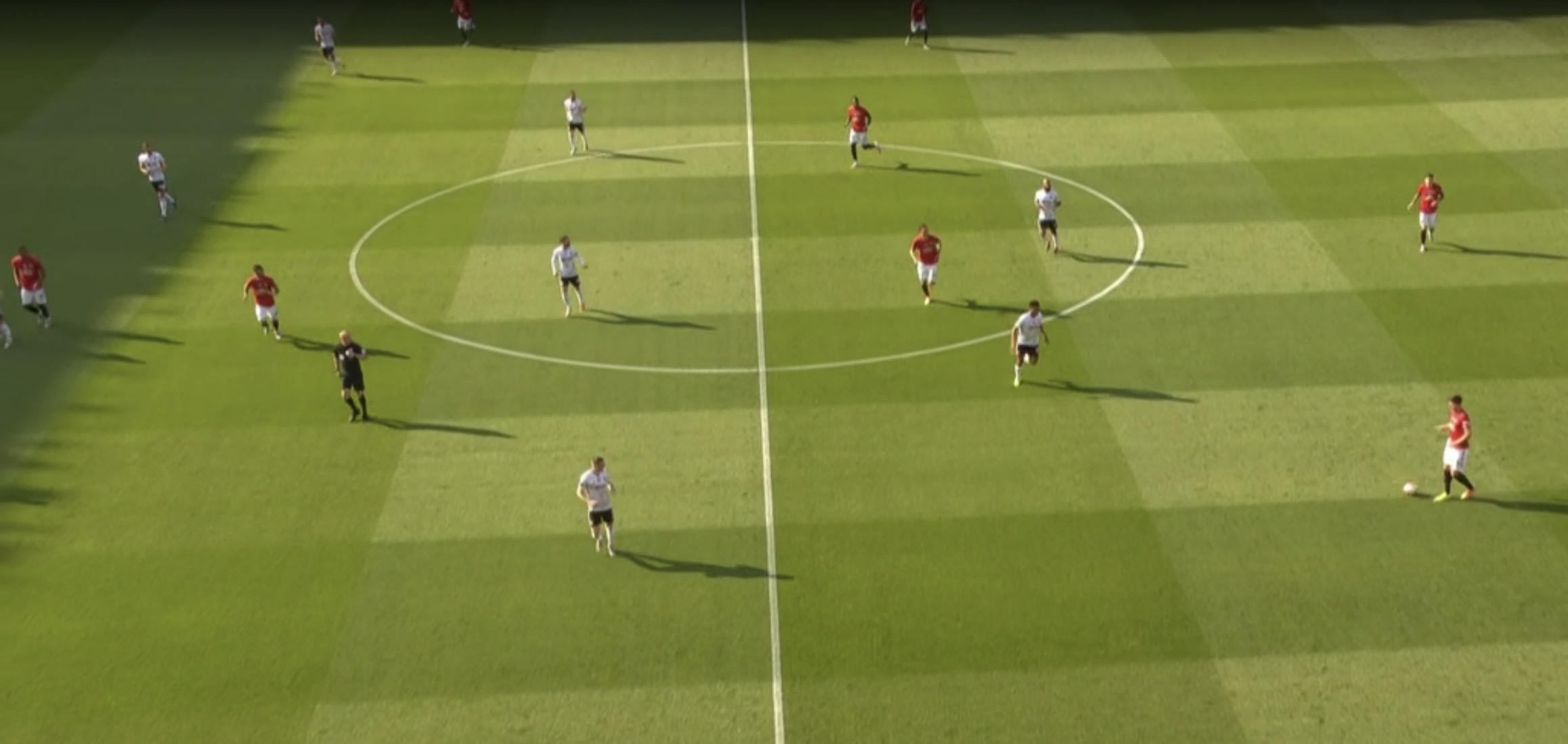 A closer look at Manchester Uniteds new midfield trio – Tactical ...