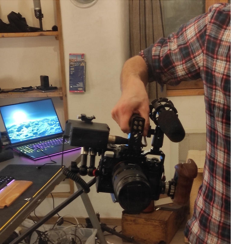 My minimalist and easy-to-use rig for one man documentary filmmaking ...