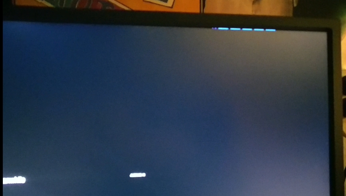 What are these Flashing bars/lines showing on the edge of my asus ...