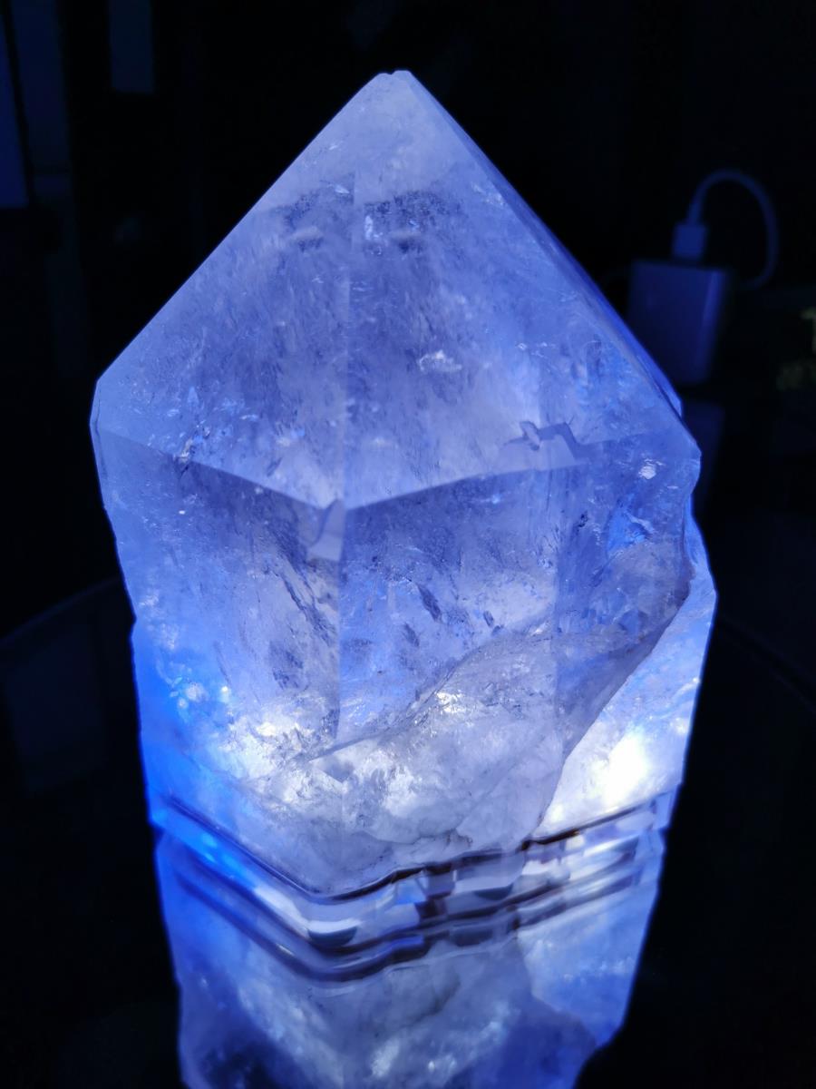 BeAmazed by this Custom Made LED-Quartz-Crystal. : r/BeAmazed