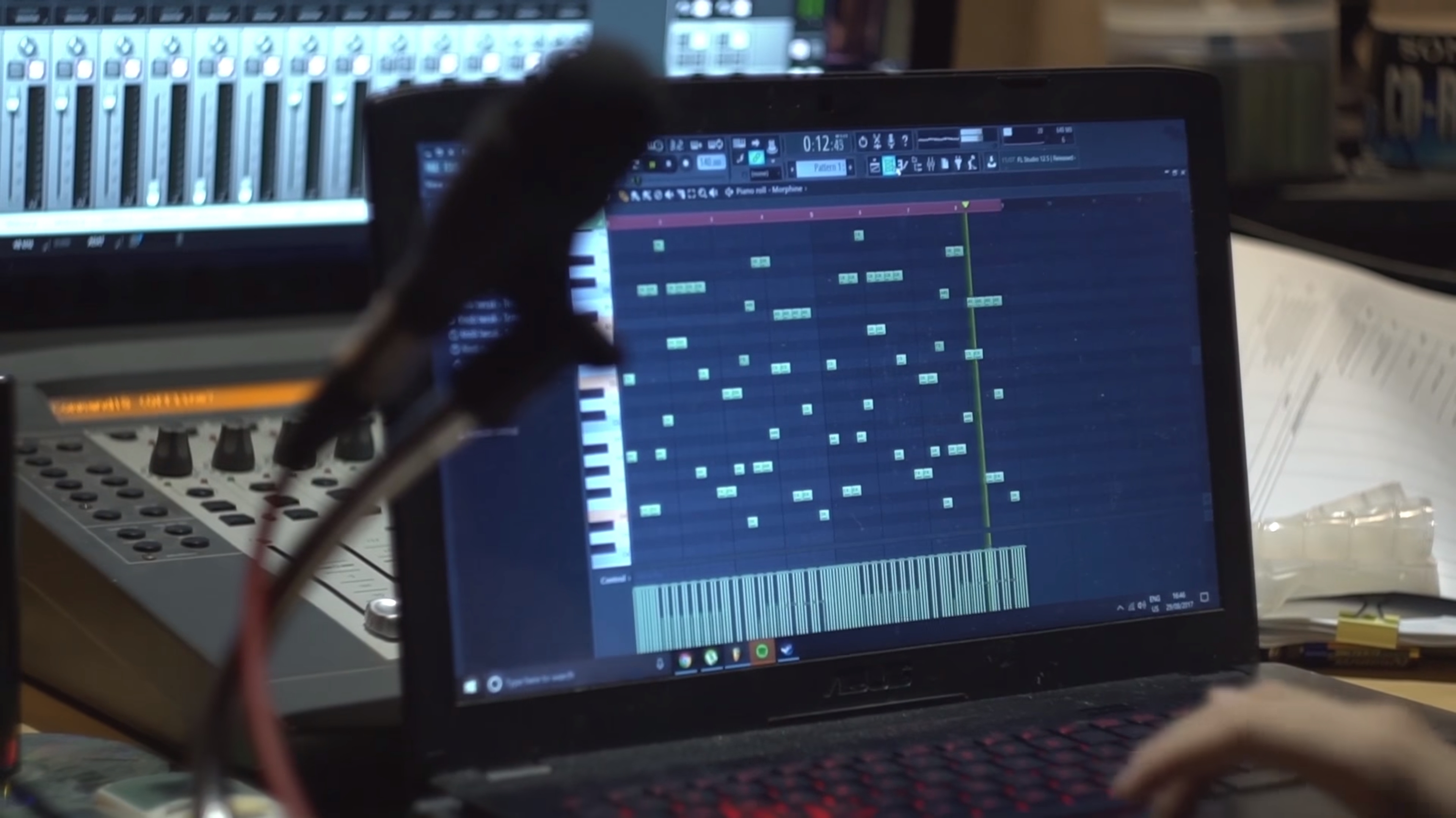Famous Rapper Rich Chigga using an Asus Laptop with Steam installed on ...