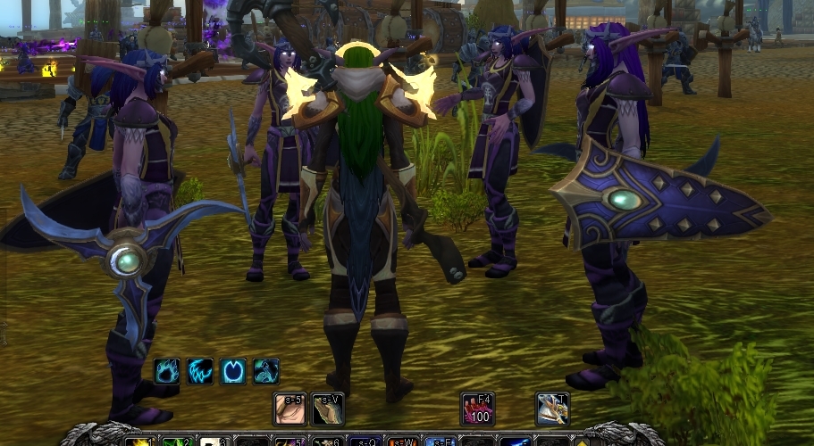 Interesting Weapons for Night elfs, Hint towards Heritage armor and wep ...