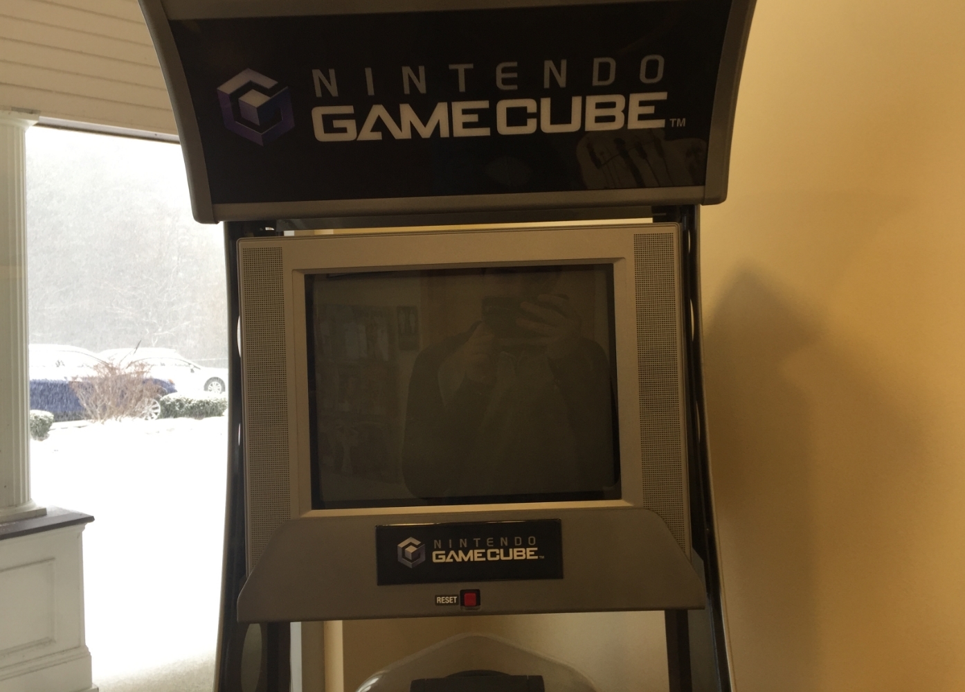 Potentially Rare GameCube Kiosk Found At Children's Dentist : r/Gamecube