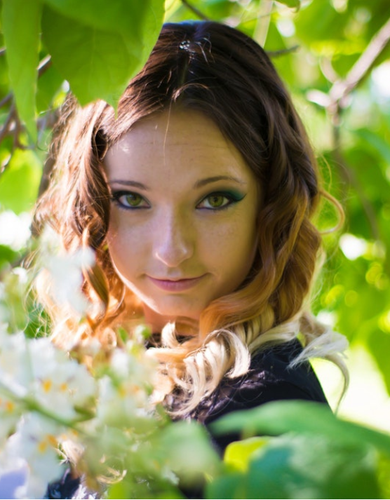 Trying to work on portraits. Feedback? : r/photocritique